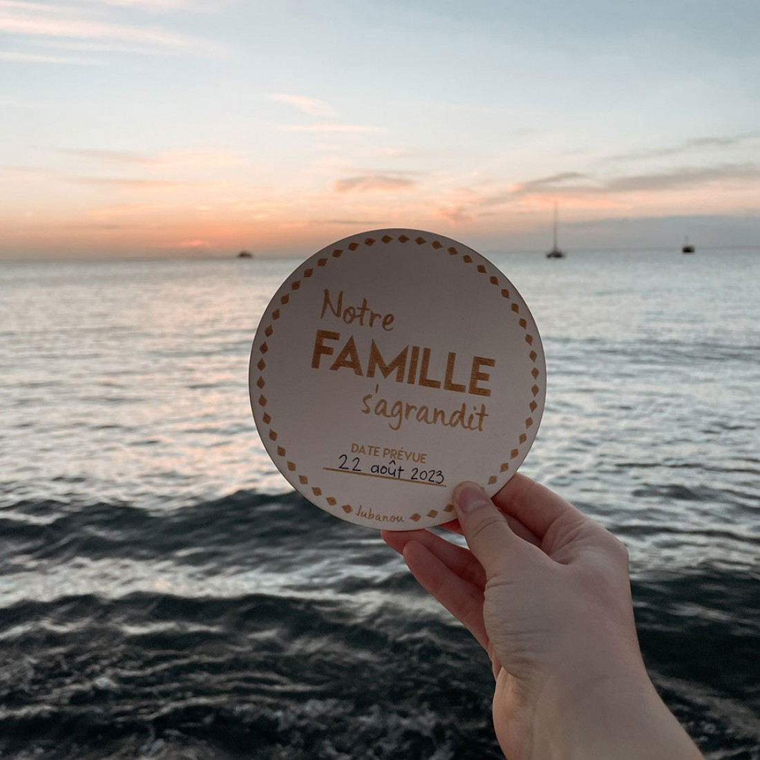 Pastille de bois "Notre famille s'agrandit"